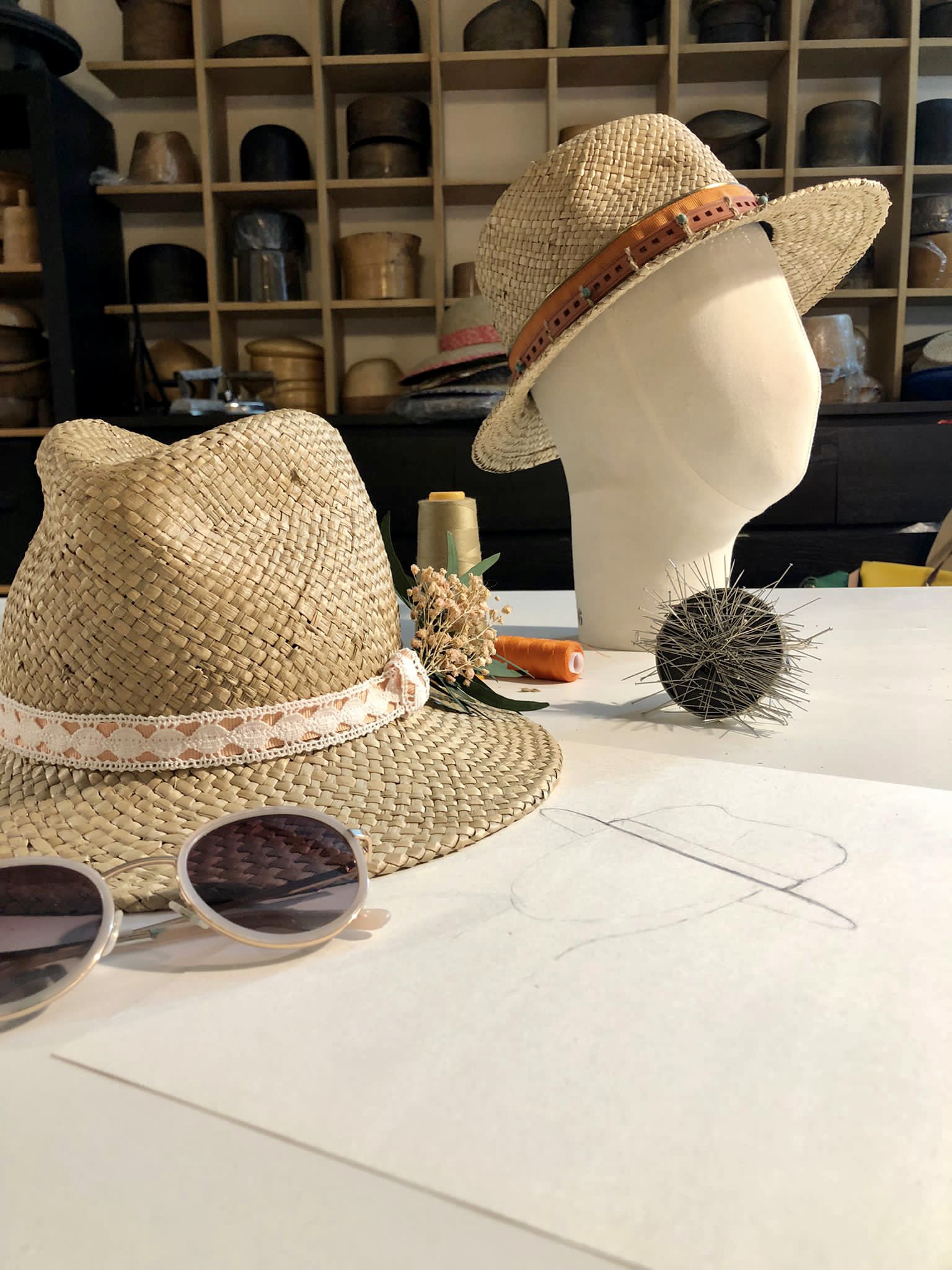 Un atelier pour apprendre à faire son chapeau